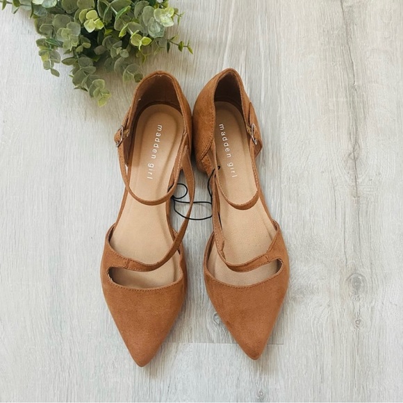 Madden Girl | Shoes | Madden Girl Emeline Pointy Toe Flats Tan Sz 9 ...